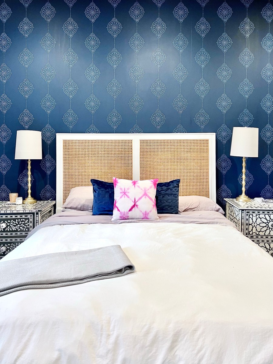 Tutorial: Sewing Decorative Pillows for the Living Room | Jewels at Home
